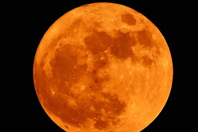 Supermoon observed in night sky of Delhi, Mumbai, Gujarat and other ...