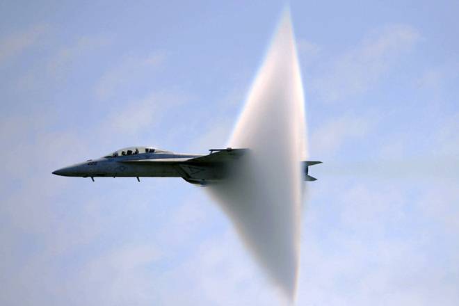 Ultrafast camera images ‘sonic boom’ of light for first time - Science ...