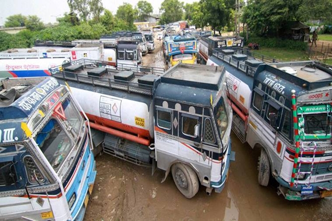 Centre to send 100 trucks of fuel to Manipur | The Financial Express