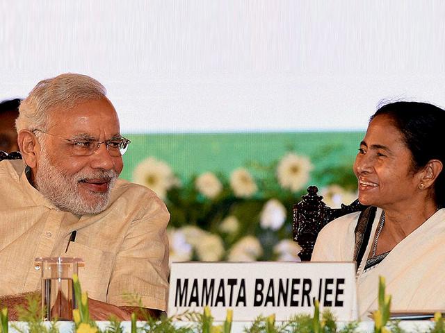 PM Narendra Modi mending fences with West Bengal CM Mamata Banerjee ...