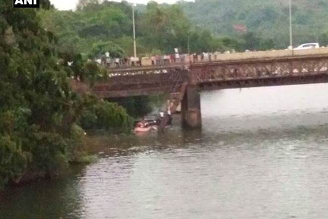 Goa Bridge collapse Live Updates: Many missing, two killed - India News ...