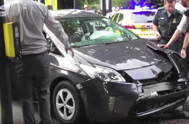 This Prius owner killed a Brabus G500 4×4²on World Environment Day ...