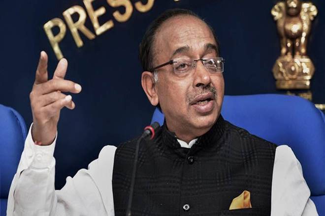 Union Sports Minister Vijay Goel flags off fifth Slum Yuva Doud - India ...