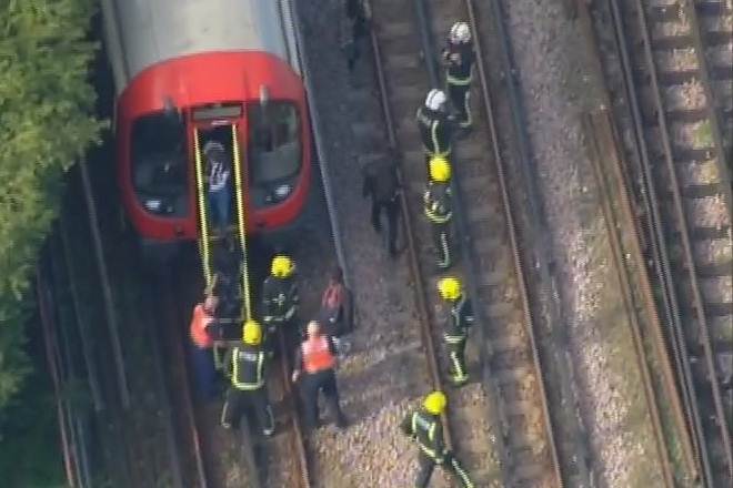 London underground blast Live: London Mayor confirms manhunt underway ...