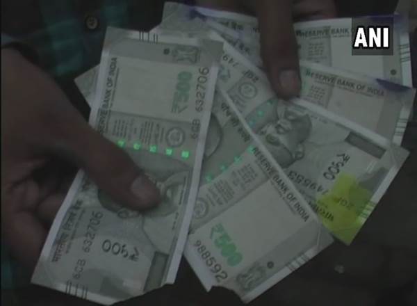Greater Noida ATM dispenses fake Rs 500 currency notes, shock users ...