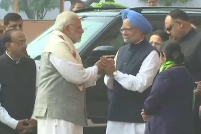 Pics you can’t miss: Narendra Modi greets Manmohan Singh with folded ...