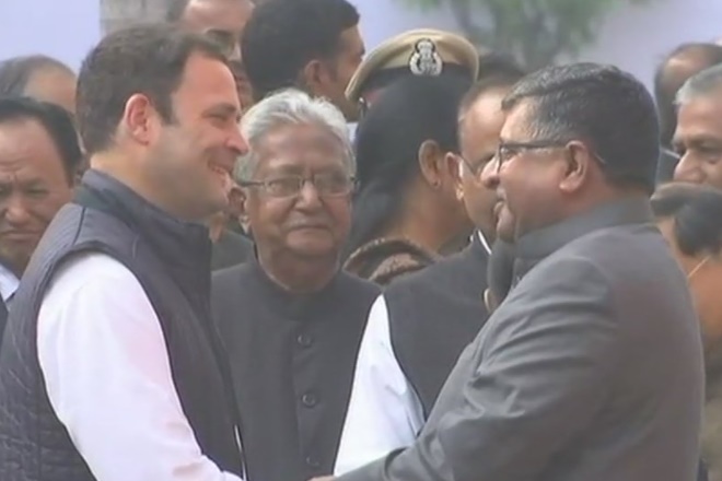 Pics you can’t miss: Narendra Modi greets Manmohan Singh with folded ...