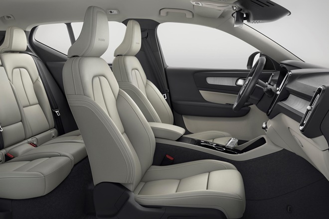 Volvo Cars’ first ever three-cylinder engine debuts in XC40 - Car News ...