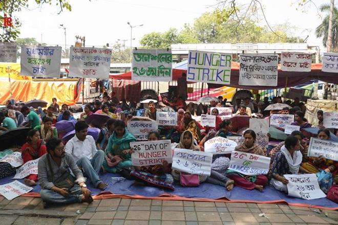 In Kolkata, hundreds of job aspirants sitting on fast for last 28 days ...