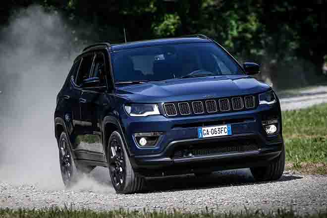 Jeep Compass facelift unveiled: New engine, infotainment amongst key ...
