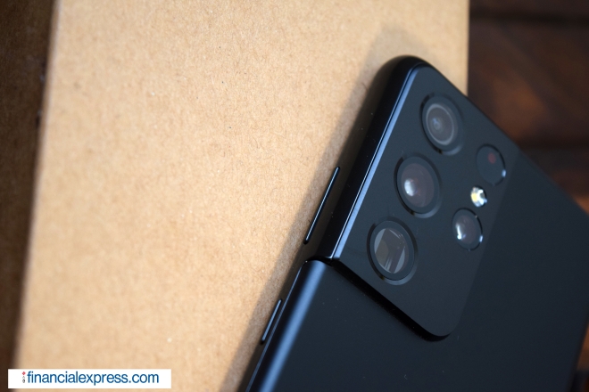 Samsung Galaxy S21 Ultra first look, impressions: Tall, dark and ...